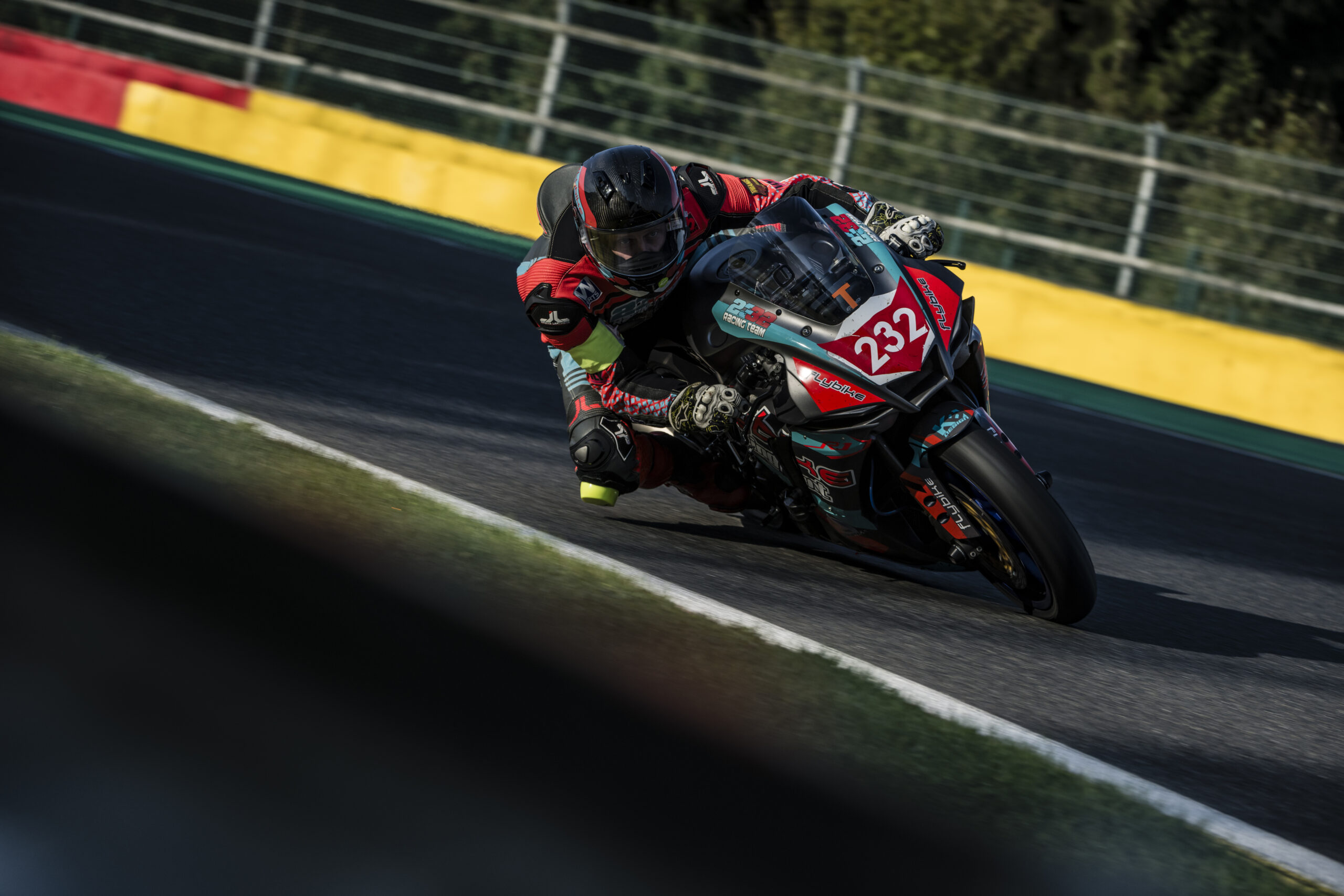 Trophy: An endurance race in its purest! - 6 Heures Moto